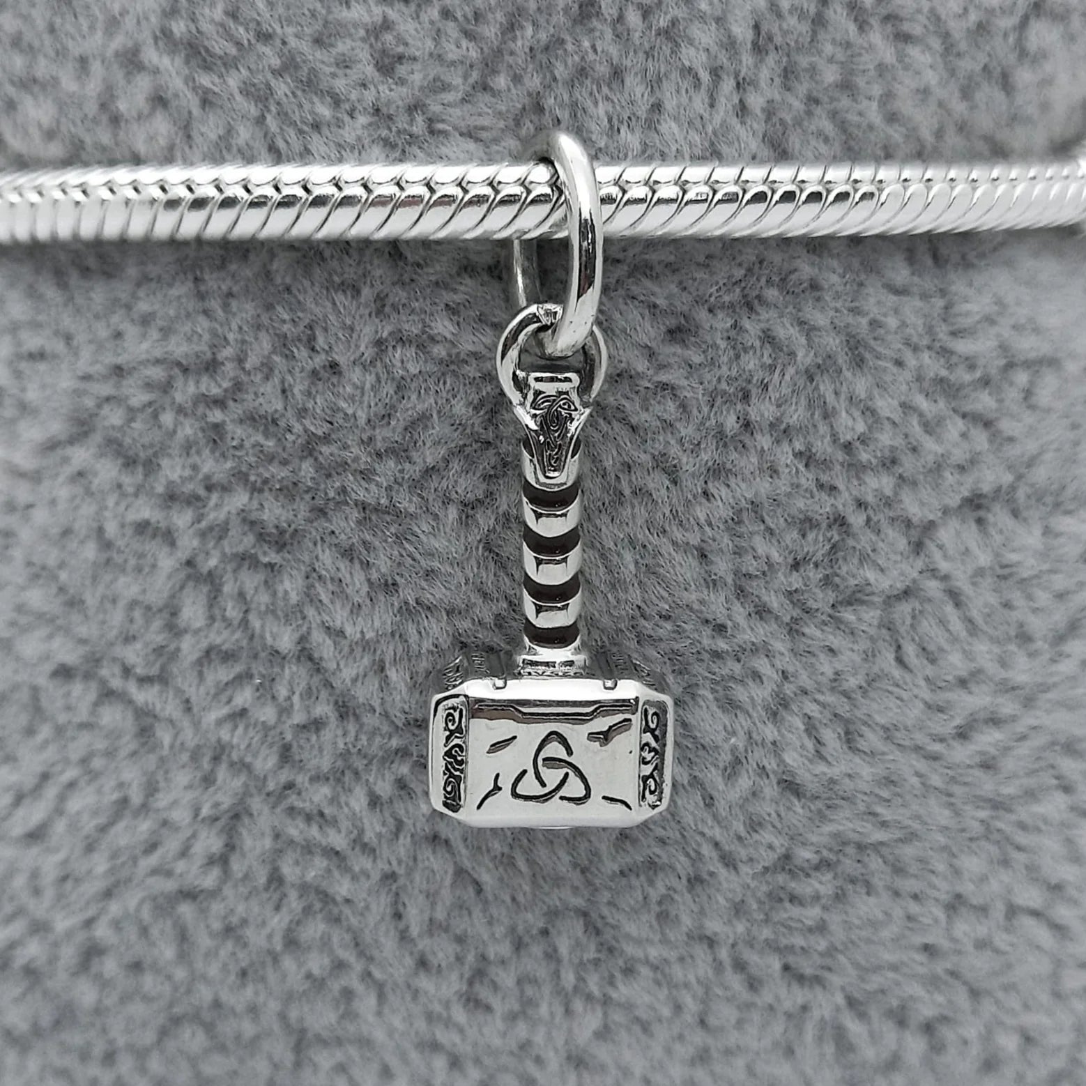 CHARM MARTILLO DE THOR – MIA JEWELRY